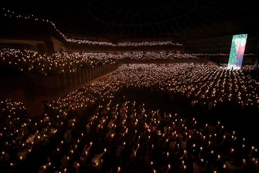 Photos of Midnight Mass and Holy Observances of Christmas - The Atlantic