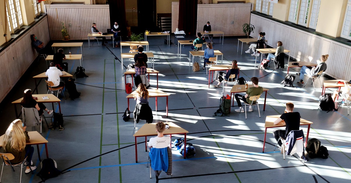 Reopening Bars Is Easy. Schools Are Difficult. - The Atlantic