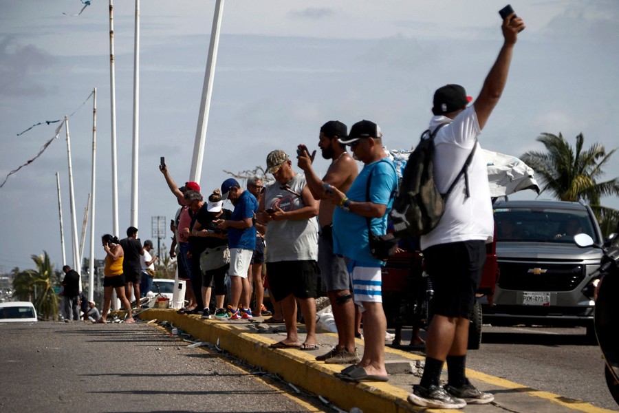 Photos From Acapulco in the Aftermath of Hurricane Otis - The Atlantic