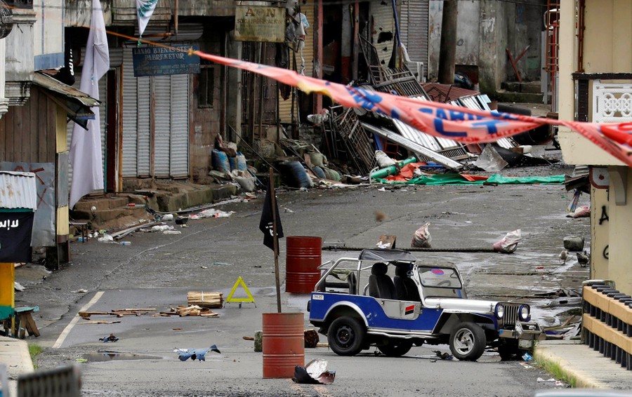 Philippine Troops Fight to Retake City Overrun by ISIS Militants - The ...