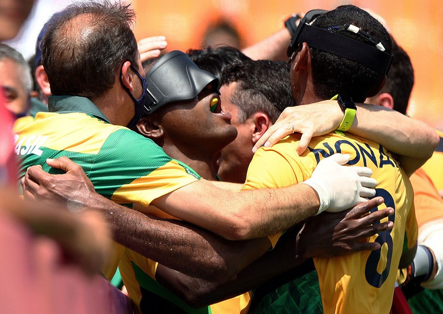 Photos of the Week: Octopus Kite, High Water, Little Amal - The Atlantic