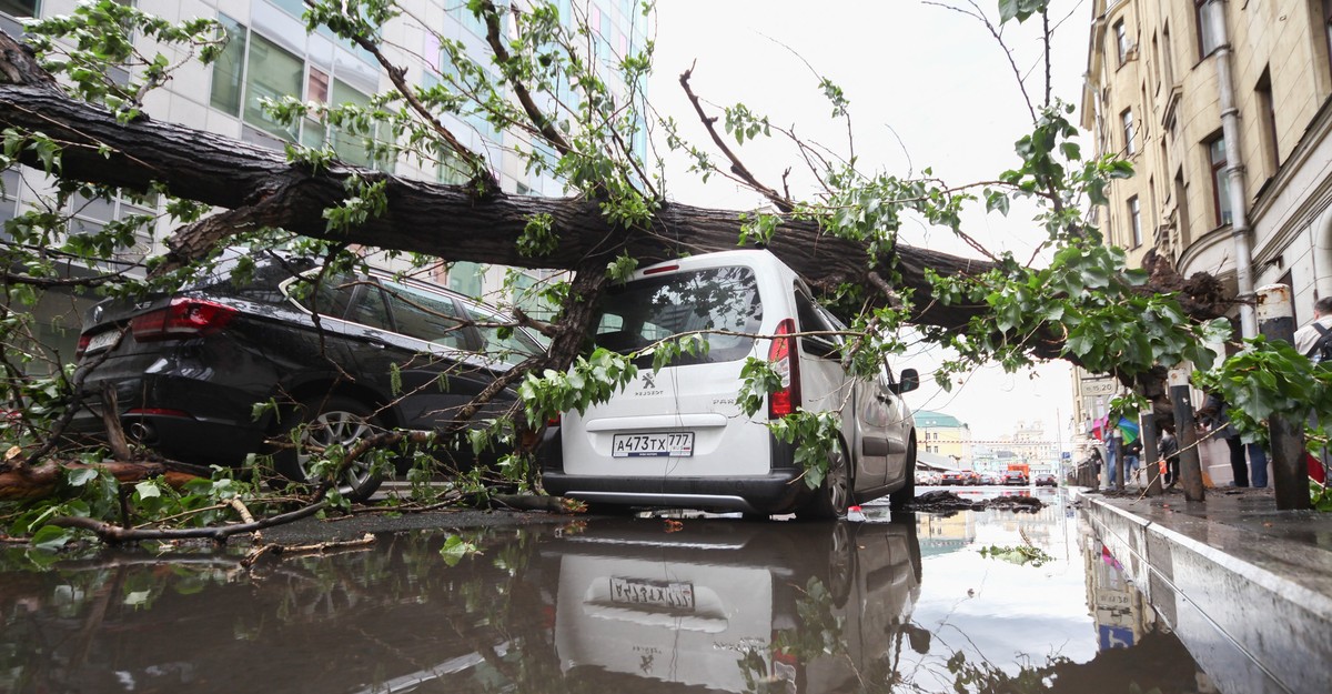 16 Killed and Hundreds Injured in Moscow Storm - The Atlantic