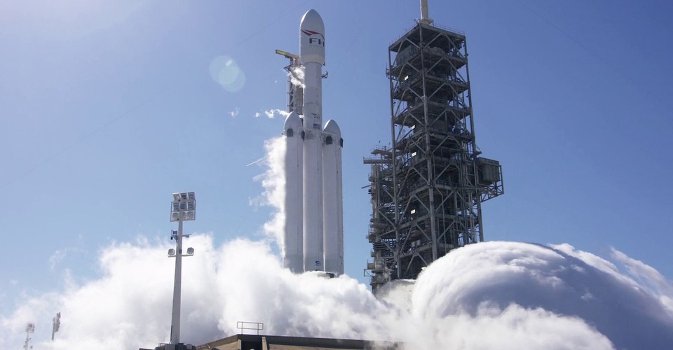 The Launch of the SpaceX Falcon Heavy - The Atlantic