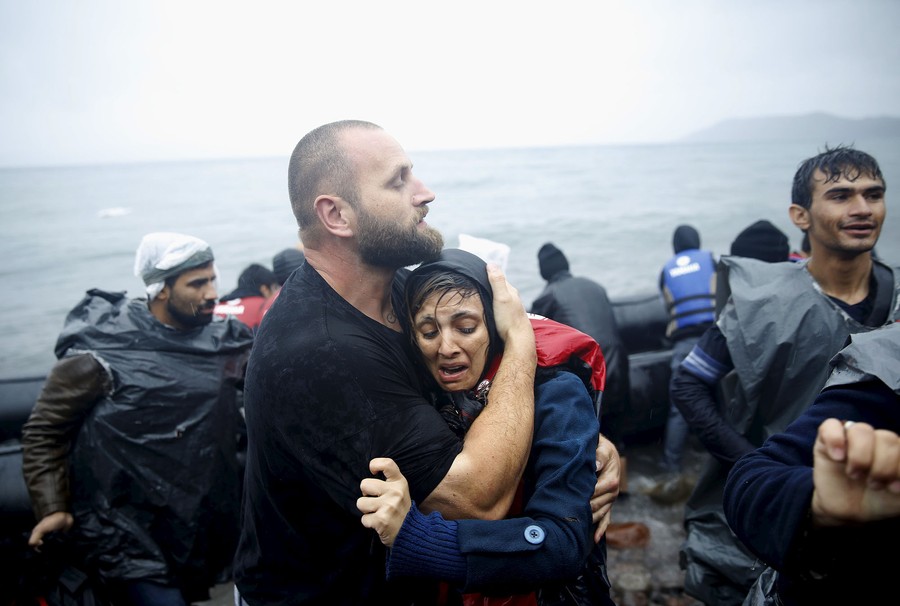 Photographs of the Volunteers Welcoming Refugees to Europe - The Atlantic