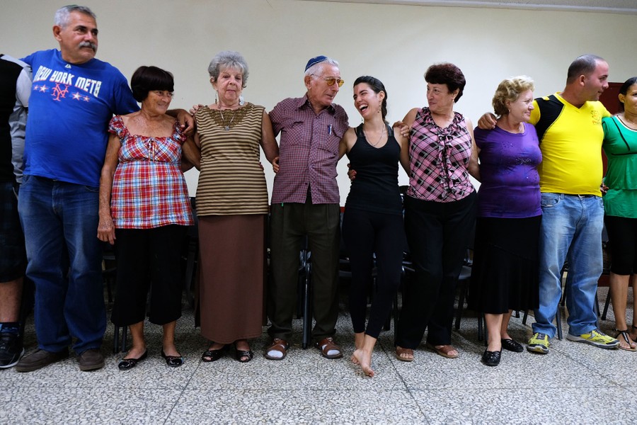 Photographs of the Last Jews of Cuba - The Atlantic