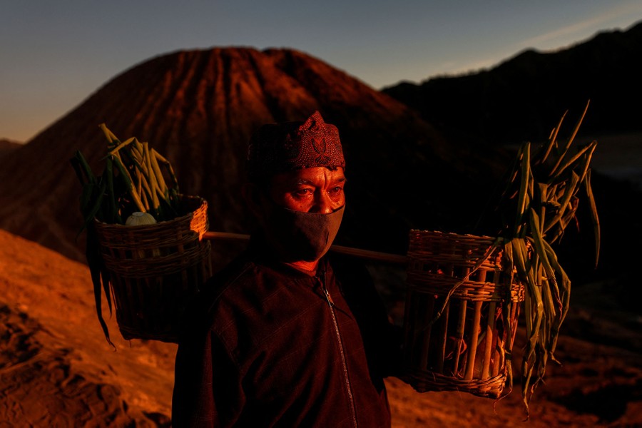 Yadnya Kasada: A Volcanic Ritual in Indonesia - The Atlantic