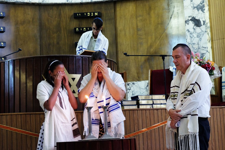 Photographs of the Last Jews of Cuba - The Atlantic