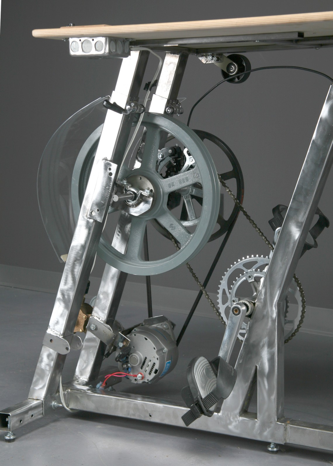 The Electricity-Generating Bicycle Desk That Would Power the World ...