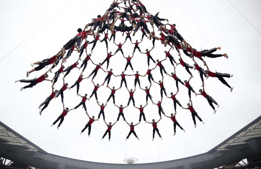 The Chinese Art of the Crowd - The Atlantic