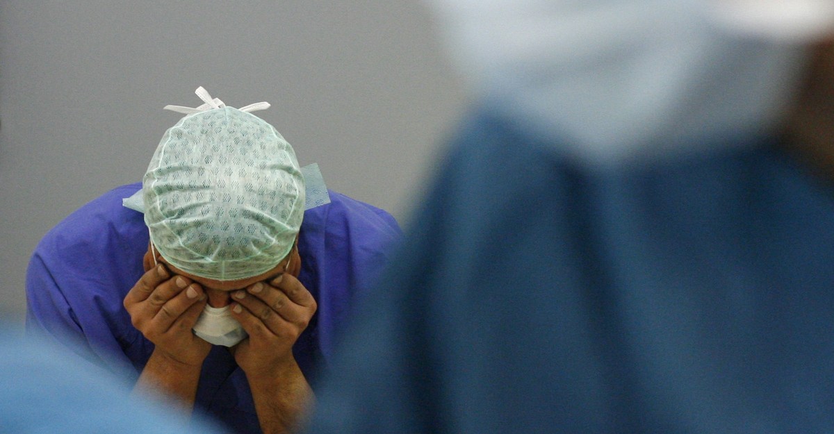 No Doctor Should Work 30 Straight Hours Without Sleep - The Atlantic