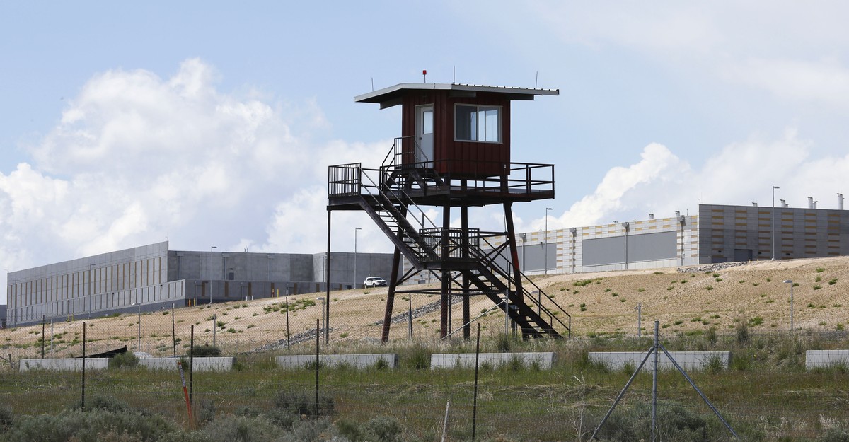 Federal Court Overturns Ruling Against NSA Mass-Surveillance Program ...