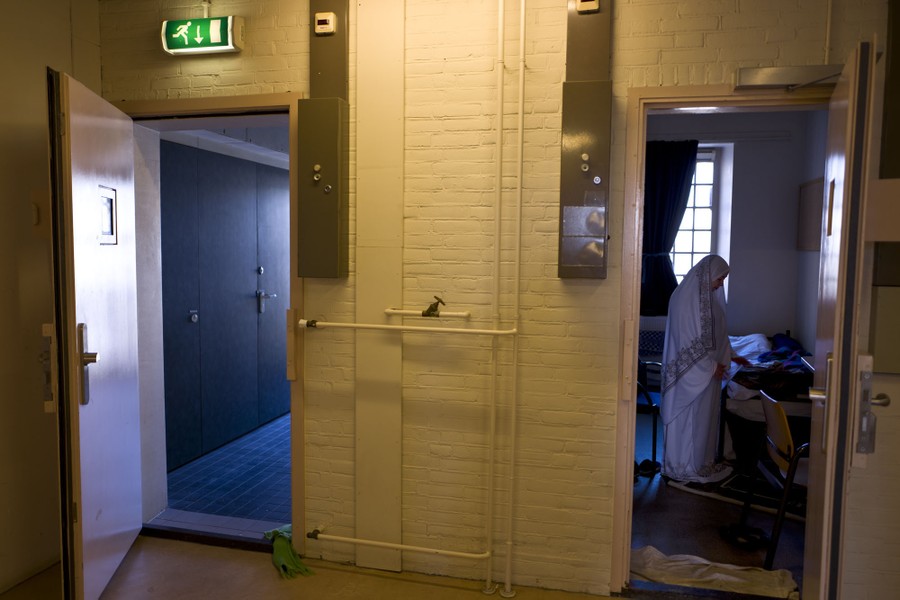 Refugee Housing: A New Life for Empty Prisons in the Netherlands - The ...