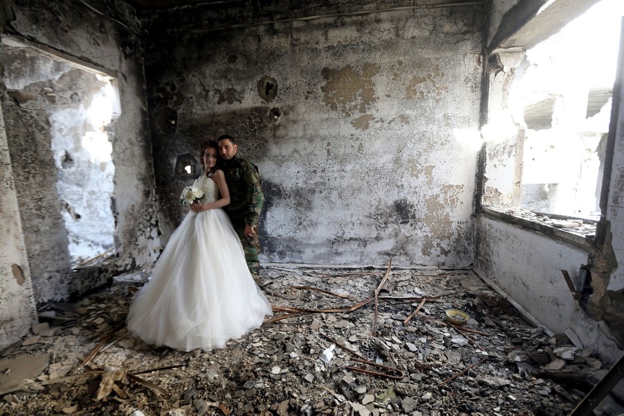 Newlyweds in the Ruins: A Syrian Wedding Photo Shoot - The Atlantic