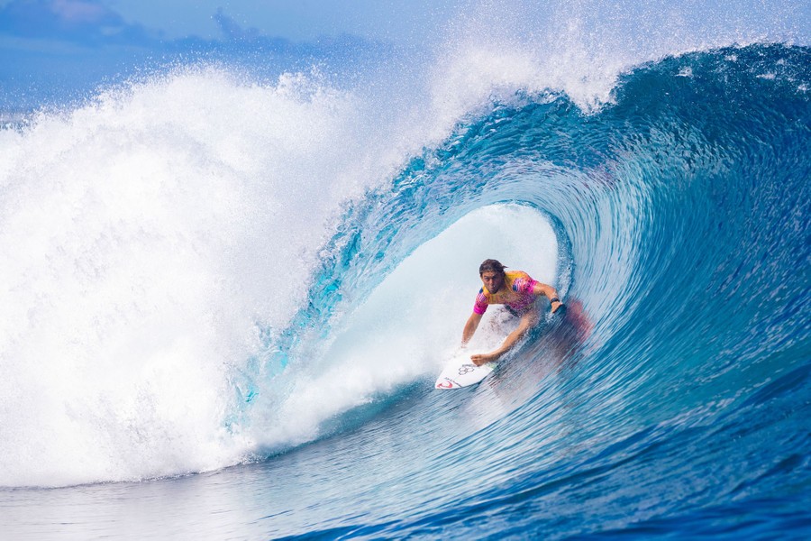 Surfing Teahupo‘o, Photos From Above and Below - The Atlantic
