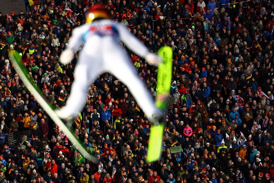 Photos of the Week: Snow Cannons, Ski Jumping, Light Pillars - The Atlantic