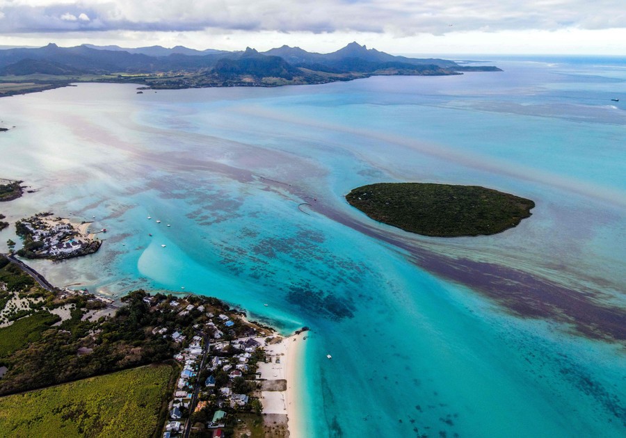Photos: A Growing Oil Spill Off the Coast of Mauritius - The Atlantic