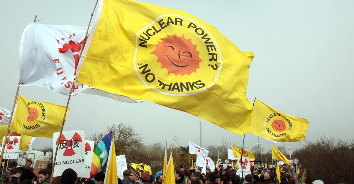 England Strikes Deal to Construct First Nuclear Plant in U.K. in Nearly ...