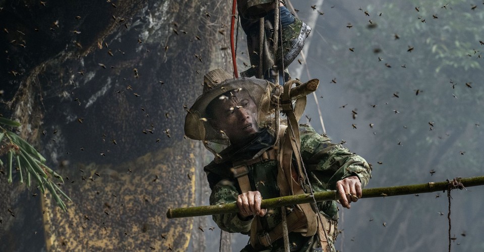 Honey Hunting on the Cliffs of China’s Yunnan Province: Photos - The ...