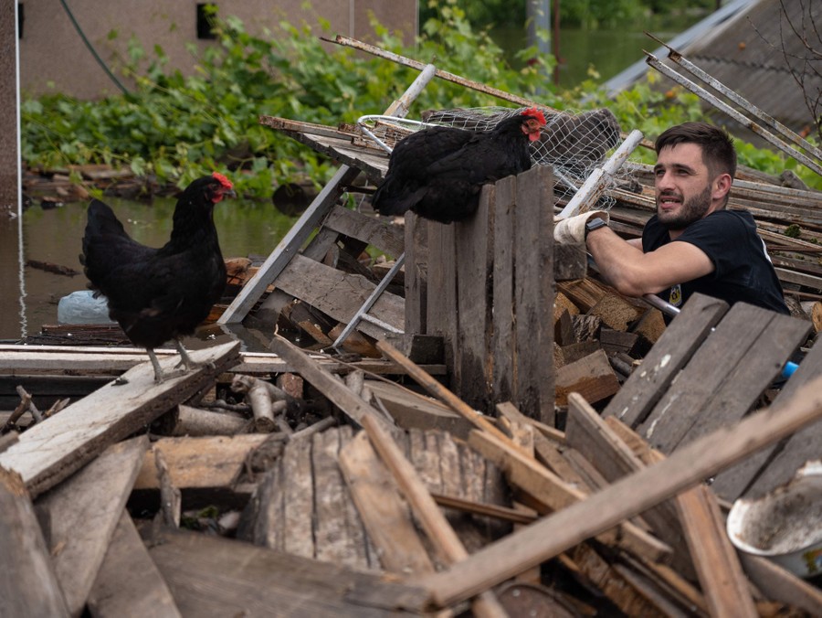 Photos: Flood Damage After the Destruction of Ukraine’s Kakhovka Dam ...