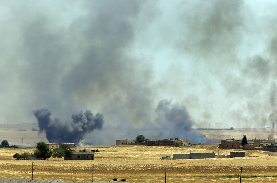 Syrian Refugees Crash Through Turkish Border Fence - The Atlantic