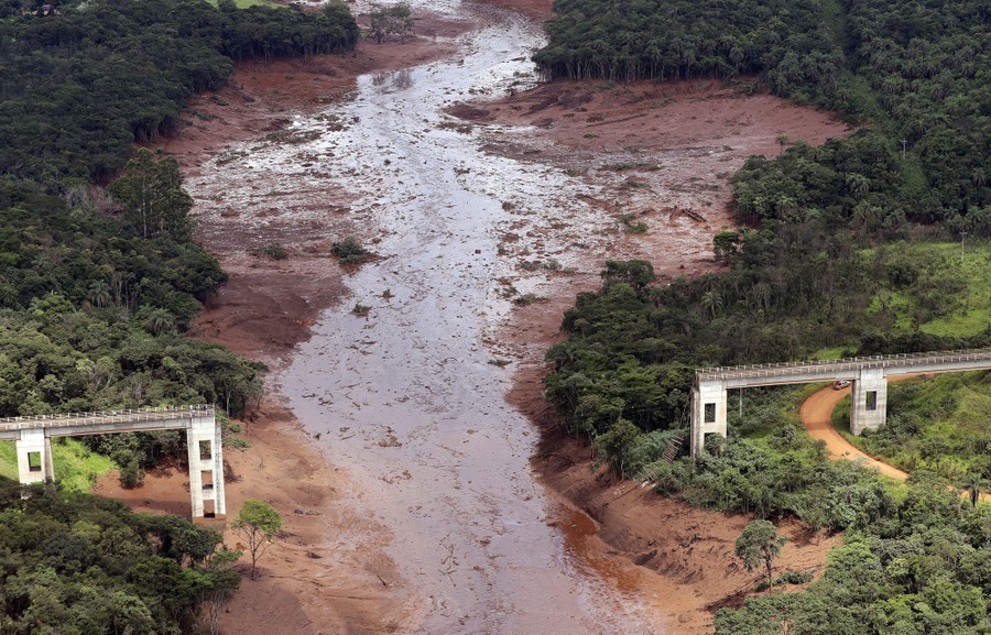 Photos of the Dam Collapse Near Brumadinho, Brazil - The Atlantic
