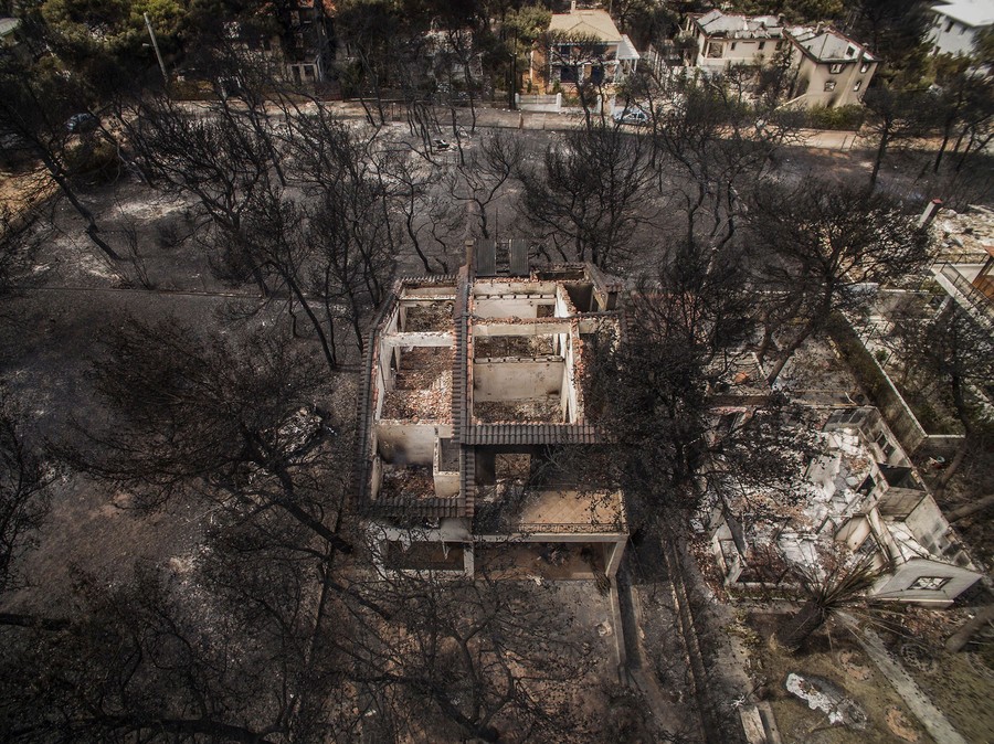 Photos of the Devastating Wildfires Outside Athens, Greece - The Atlantic