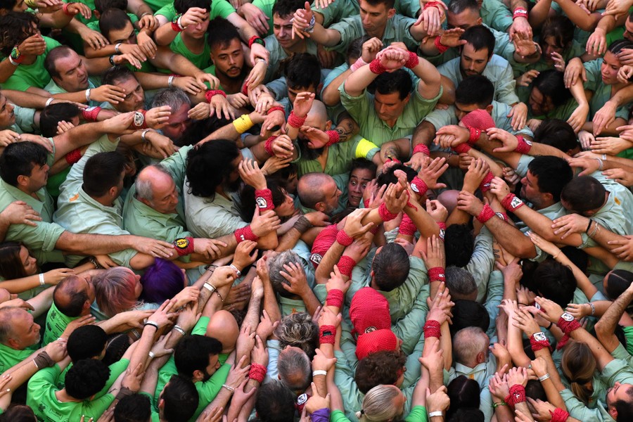 Photos: Building Human Towers in Spain - The Atlantic
