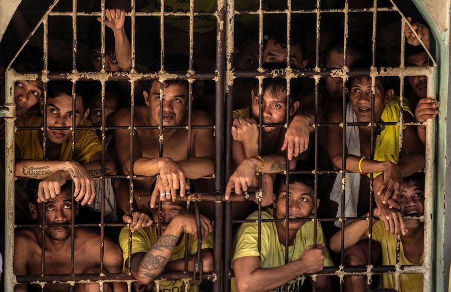3,800 Inmates Crammed Into a Philippine Jail Built for 800 - The Atlantic