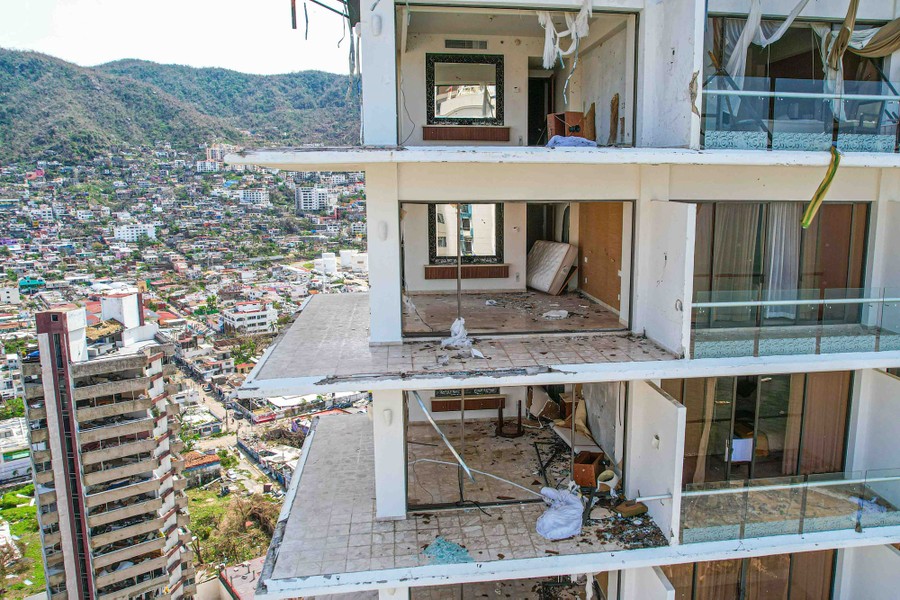 Photos From Acapulco in the Aftermath of Hurricane Otis - The Atlantic