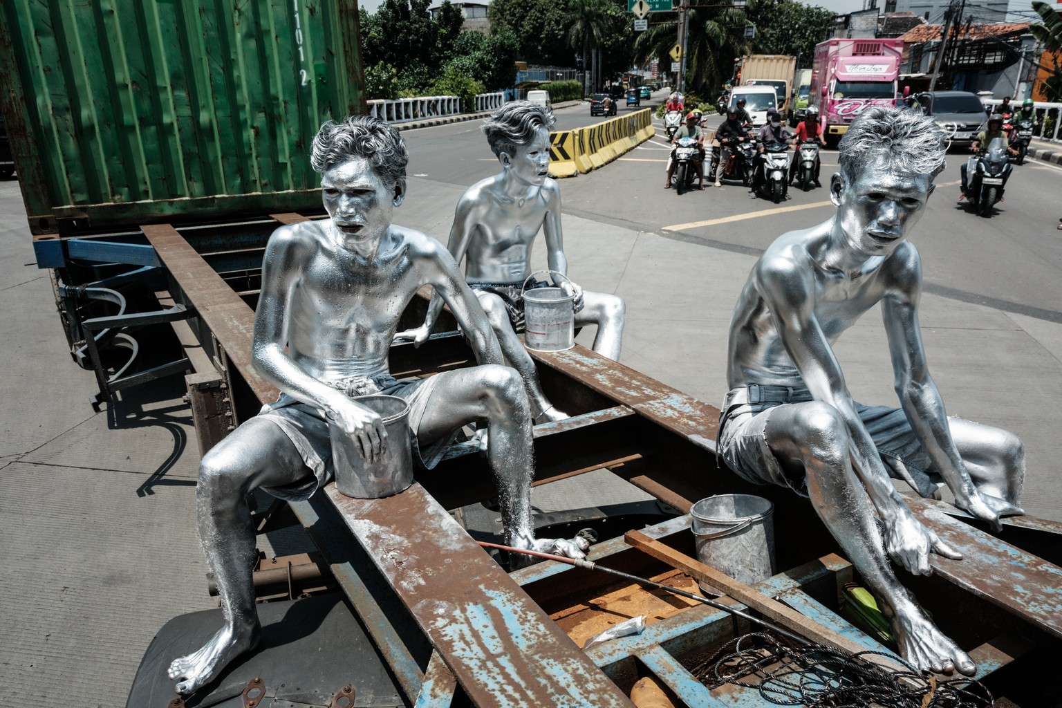 Photos: Indonesia’s 'Silvermen' Beg for Survival - The Atlantic