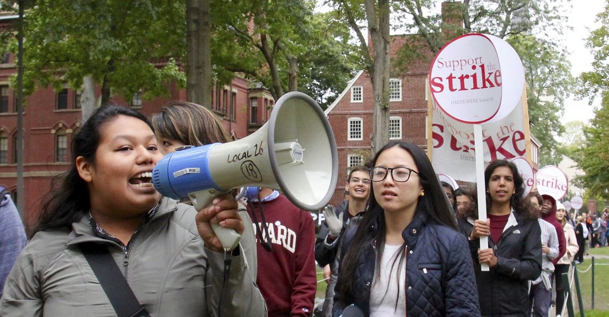 Harvard Reaches Agreement With Workers to End Strike - The Atlantic