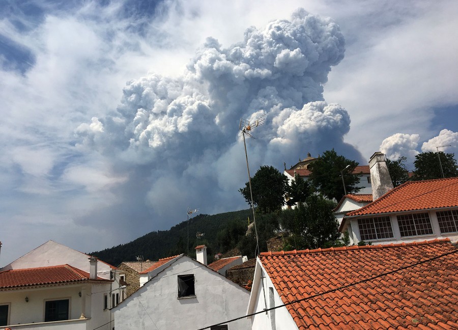 Photos of the Deadly Wildfires in Portugal - The Atlantic