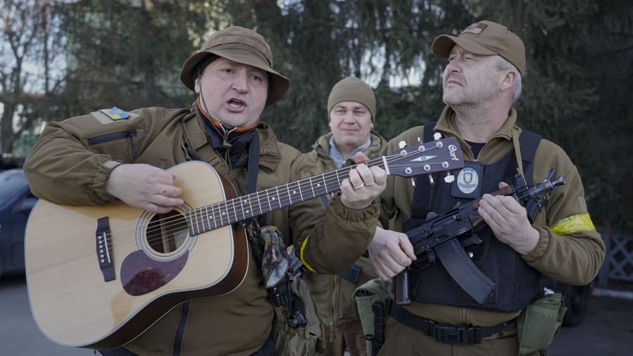 Photos of the Week: Ukraine Crisis, Burning Devil, Lake Chair - The ...